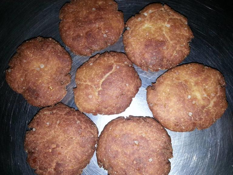 Thekua – Bihari Traditional Sweet Dish. | RitiRiwaz