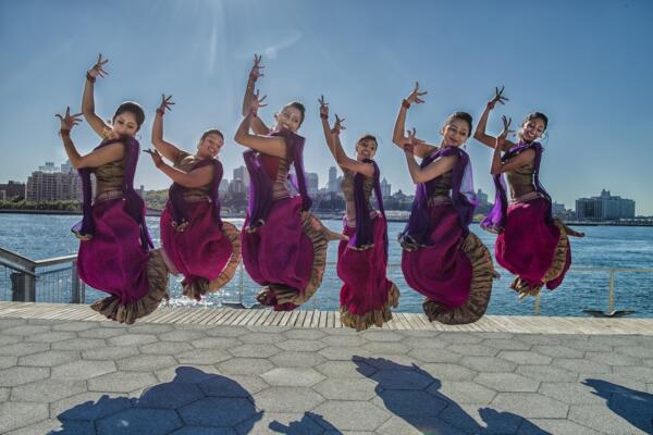 Indian Dance | RitiRiwaz