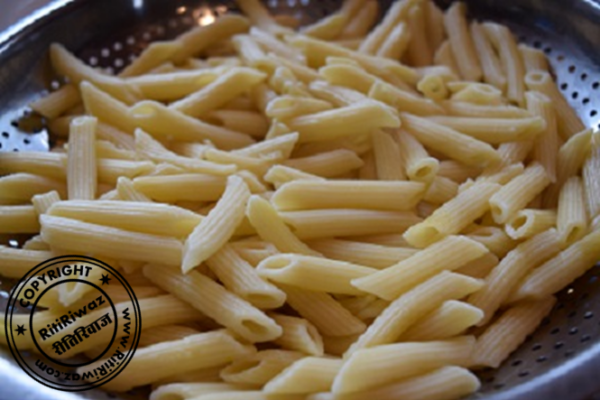Pasta in White Sauce | RitiRiwaz