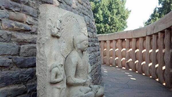 Sanchi Stupa – Oldest Buddhist Stone Structure | RitiRiwaz